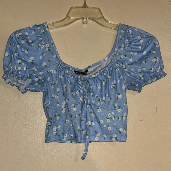 SHEIN | Tops | Shein Flower Crop Top | Poshmark